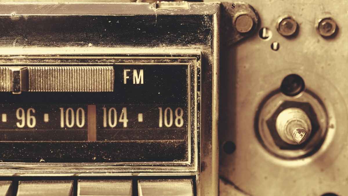100 Nama Samaran Pendengar Radio Tahun 90an Paling Ikonik
